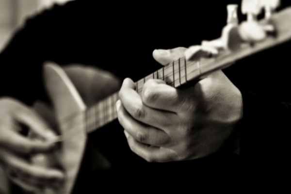 Saz: The Turkish Musical Instrument You Need to Know About - Ethnica ...